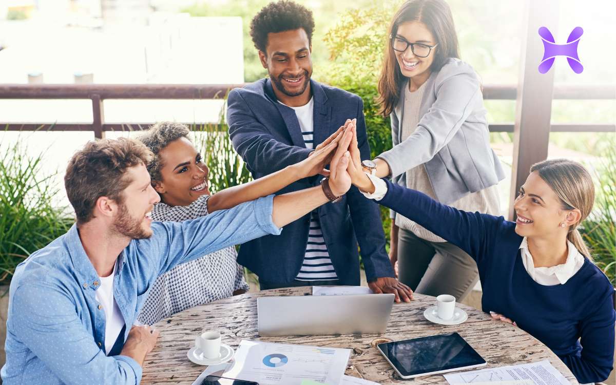 Compañerismo en el trabajo: ¿Cómo fomentarlo? 7 estrategias